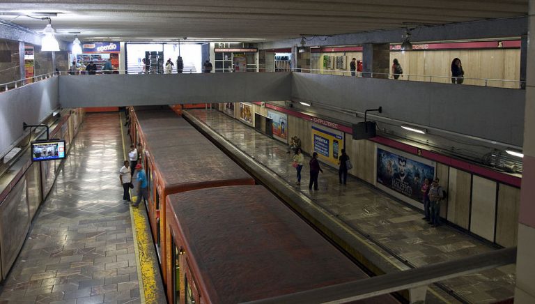 Metro Chapultepec, Paseo de la Reforma - Mexico City
